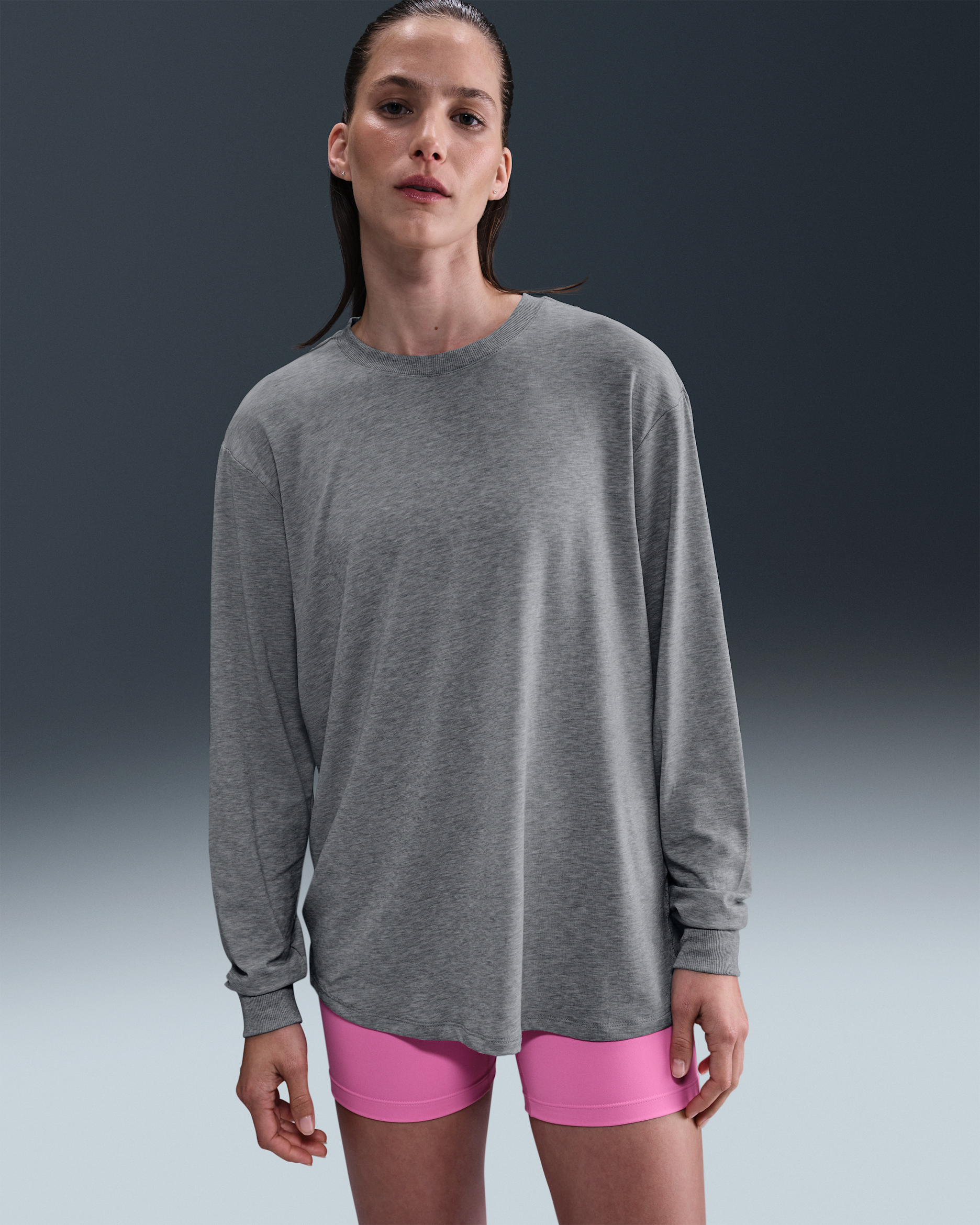 (取寄) ナイキ レディース ワン リラックスド-フィット ドライ-フィット トップ Nike women One Relaxed Dri-fit Top Black/Dark Smoke Grey Nike One Relaxed Women's Dri-FIT Long-Sleeve Top. Nike CA